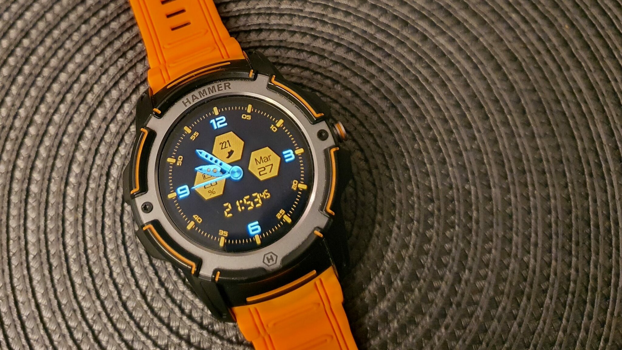 HAMMER watch - test. Warto kupić?